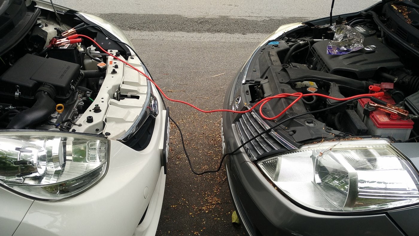 How do you connect jumper cables to jump start a car? - FindersFree.com